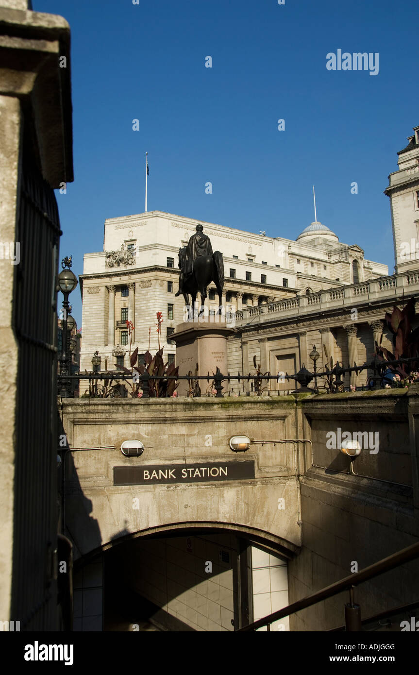 bank station city of london Stock Photo - Alamy
