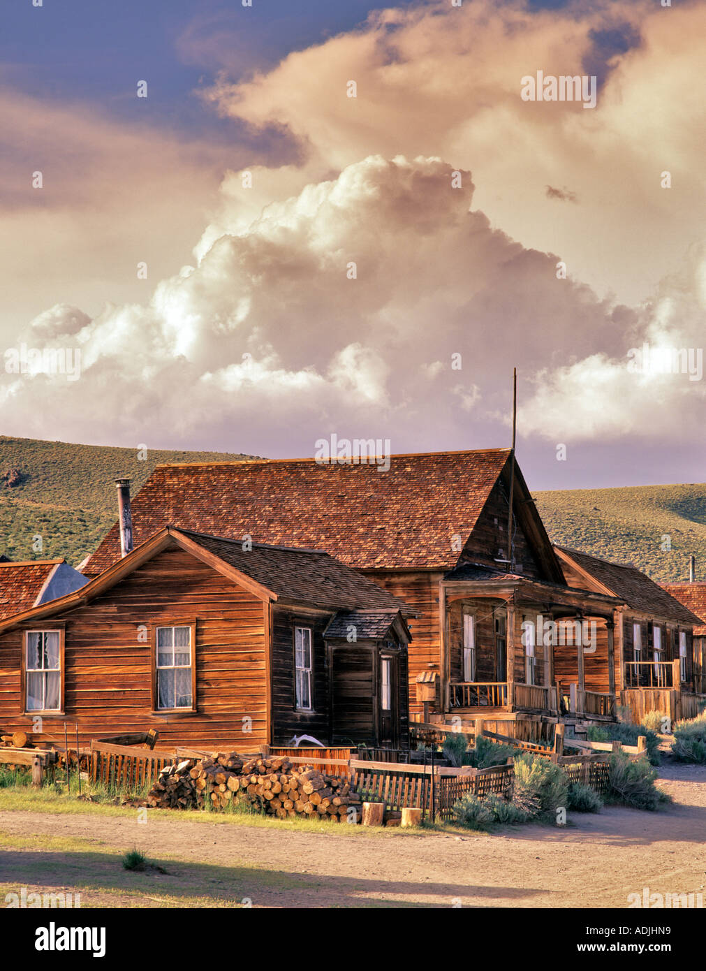 Brush houses hi-res stock photography and images - Alamy