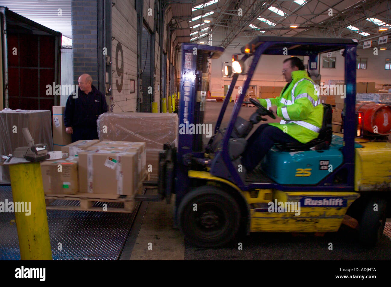 Geodis truck hi-res stock photography and images - Alamy