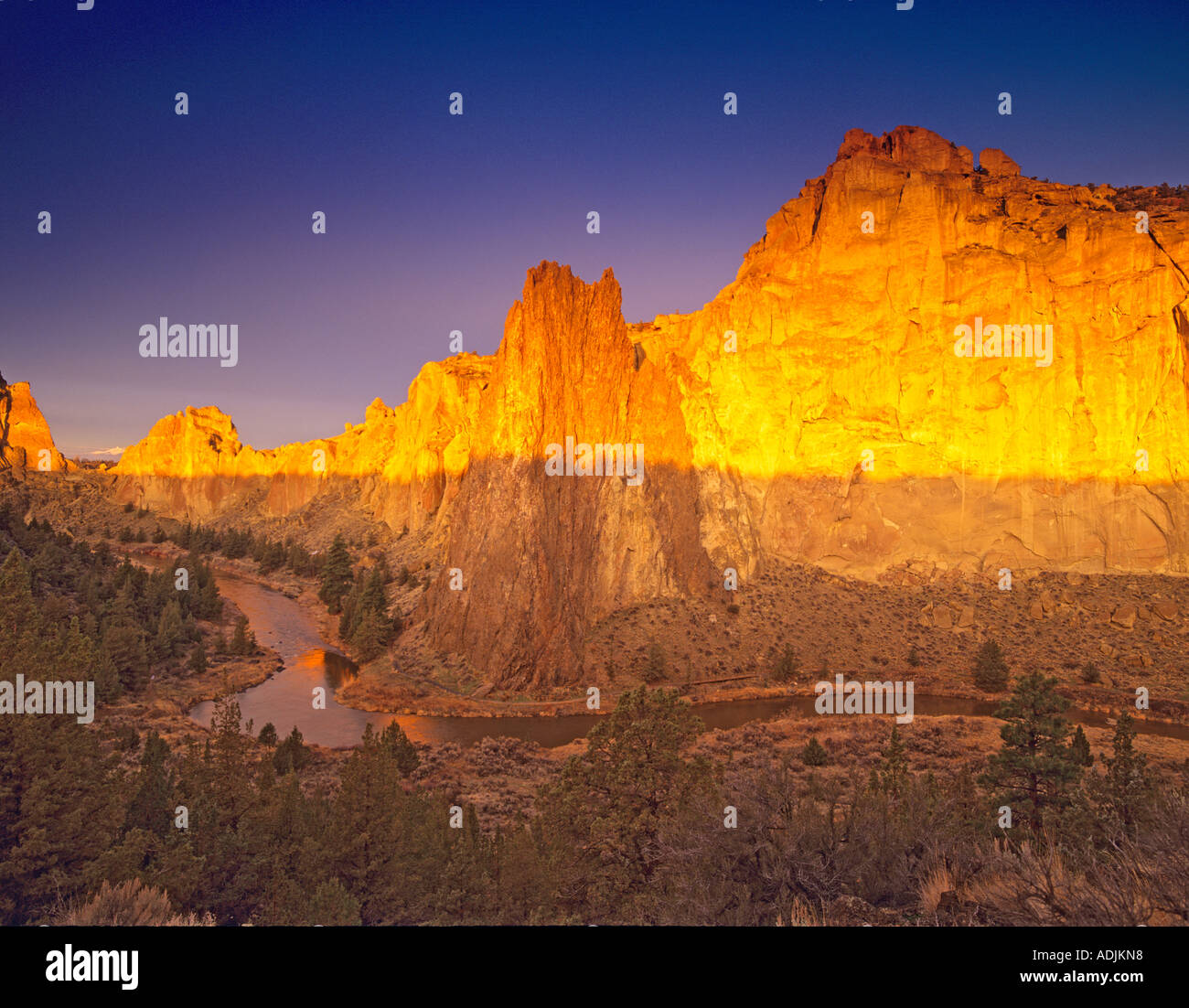 Sunrise smith rock state park hi-res stock photography and images - Alamy
