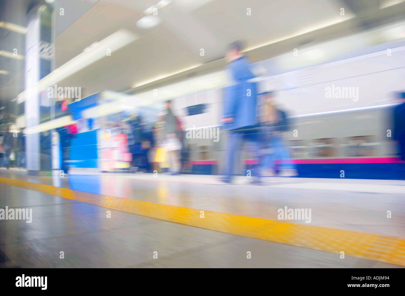 Bullet trains Japan shinkansen platform Stock Photo - Alamy