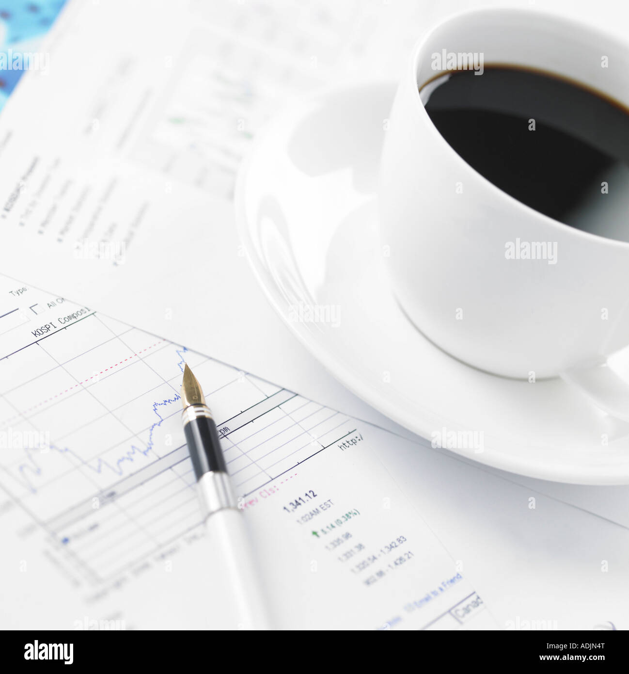 Papers cups hi-res stock photography and images - Alamy