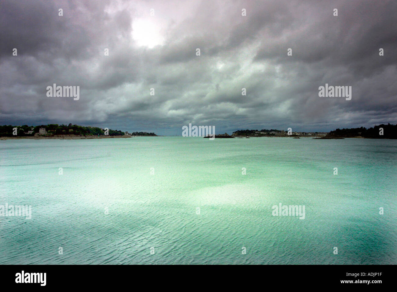 Tidal barrage at la rance hi-res stock photography and images - Alamy