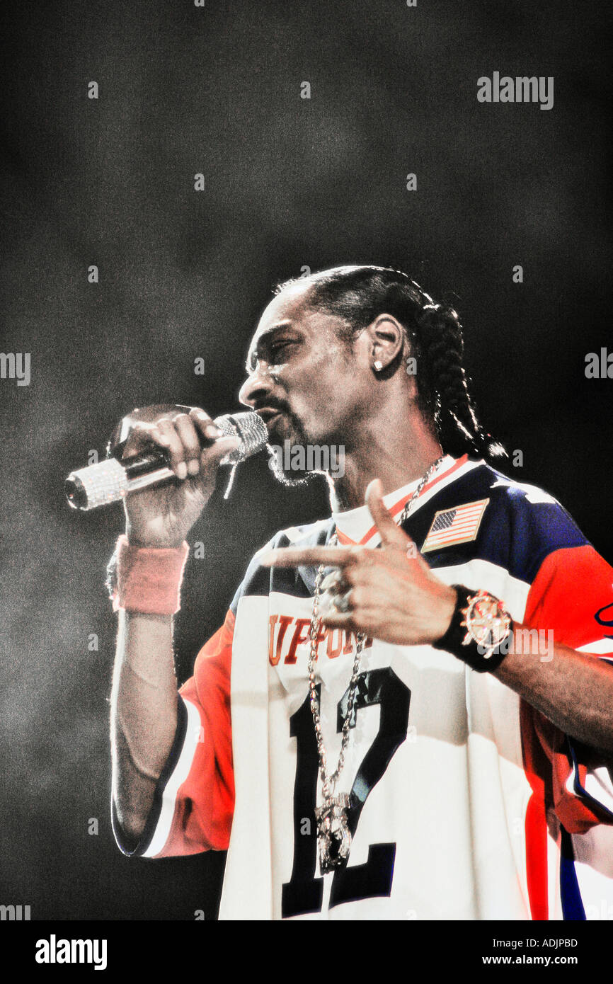 Rapper Snoop Dog in concert Stock Photo - Alamy