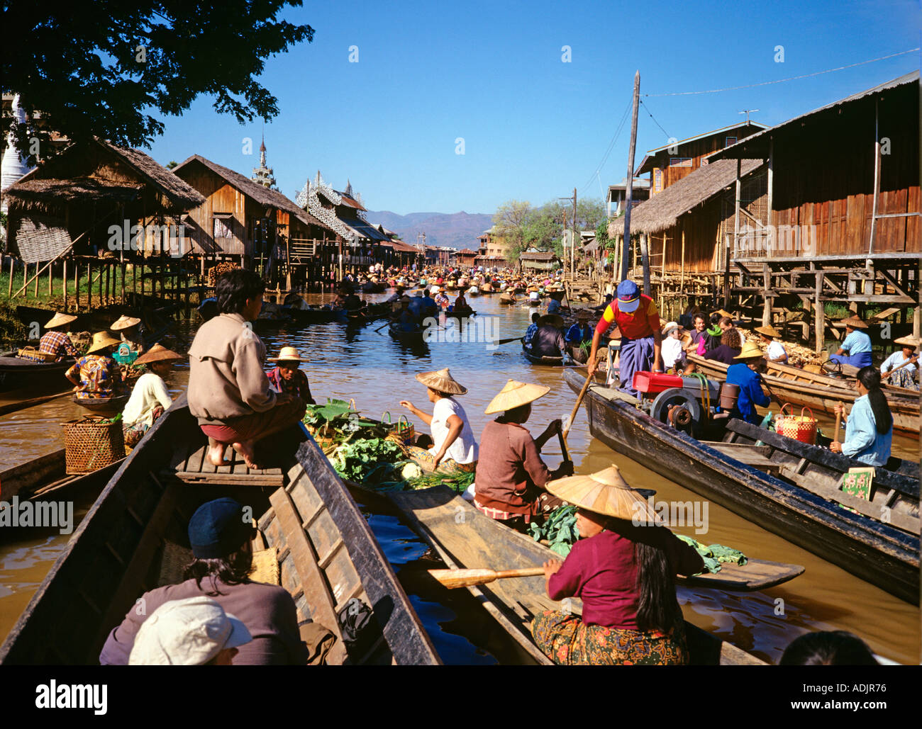 Myanmar Inle Lake Ywama Village Floating market Stock Photo - Alamy
