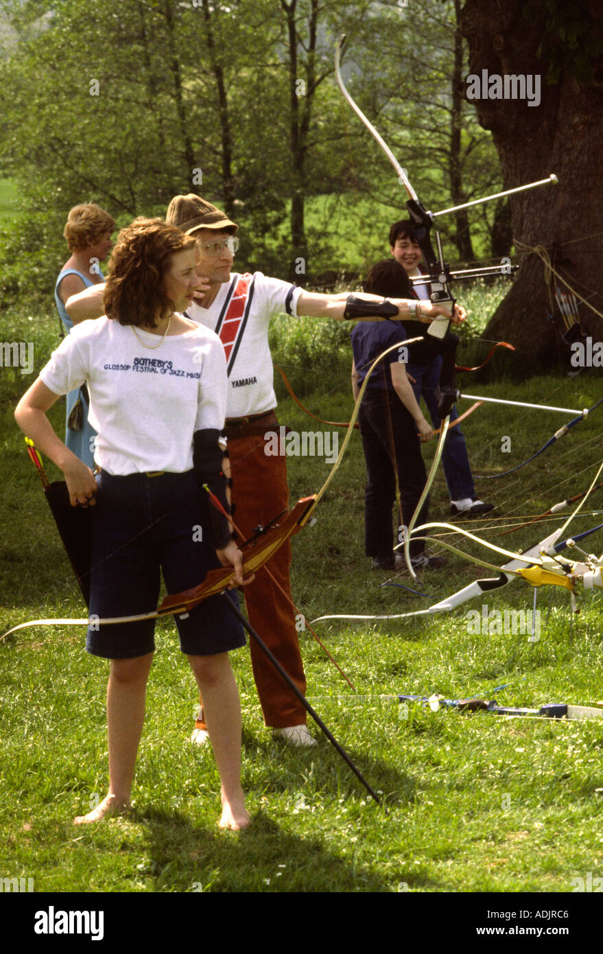 Female archers hi-res stock photography and images - Alamy