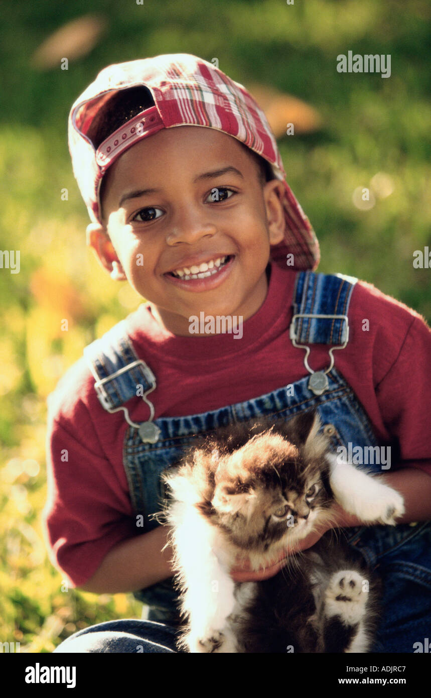 Boy and a cat hi-res stock photography and images - Alamy
