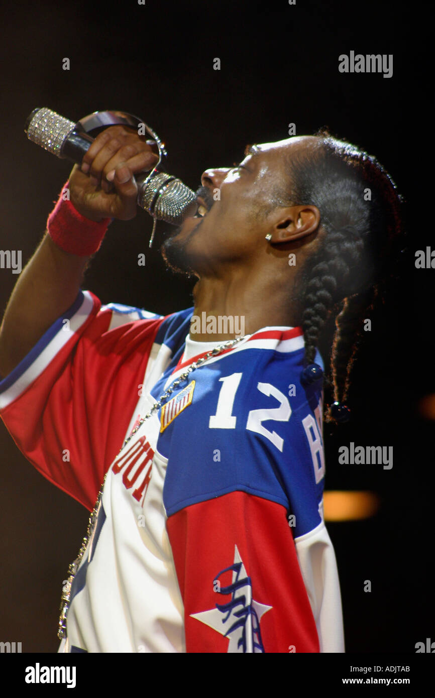 Rapper Snoop Dog in concert Stock Photo - Alamy
