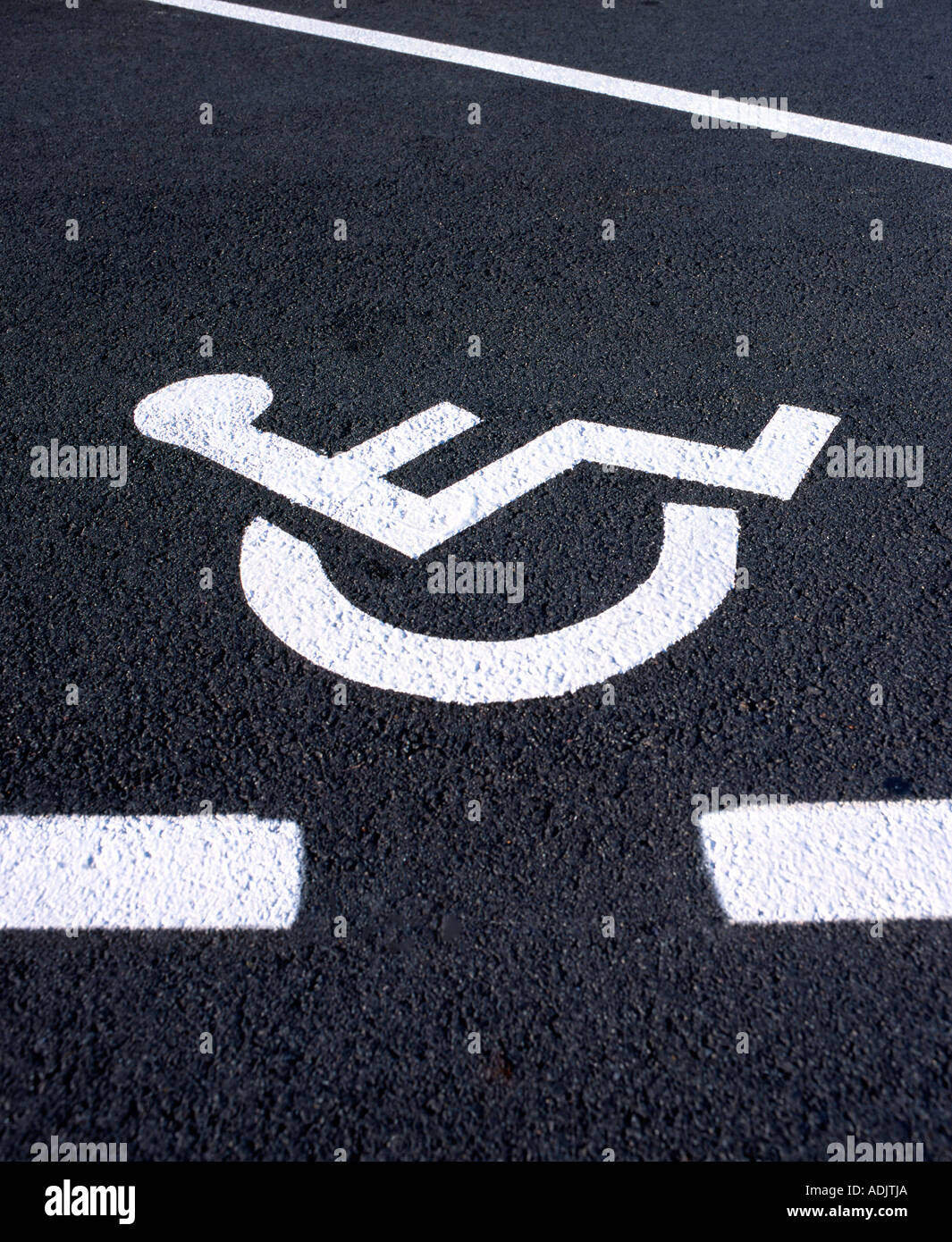 Disabled crossing sign hi-res stock photography and images - Alamy
