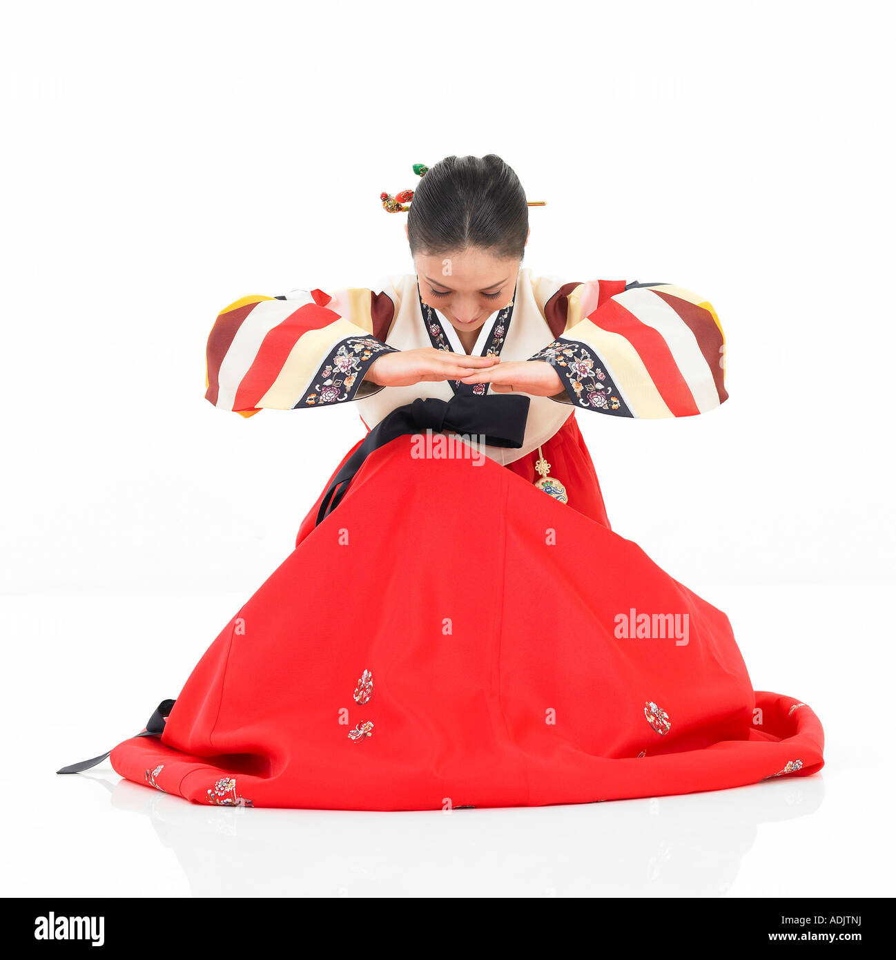 Korean traditional bowing hi-res stock photography and images - Alamy