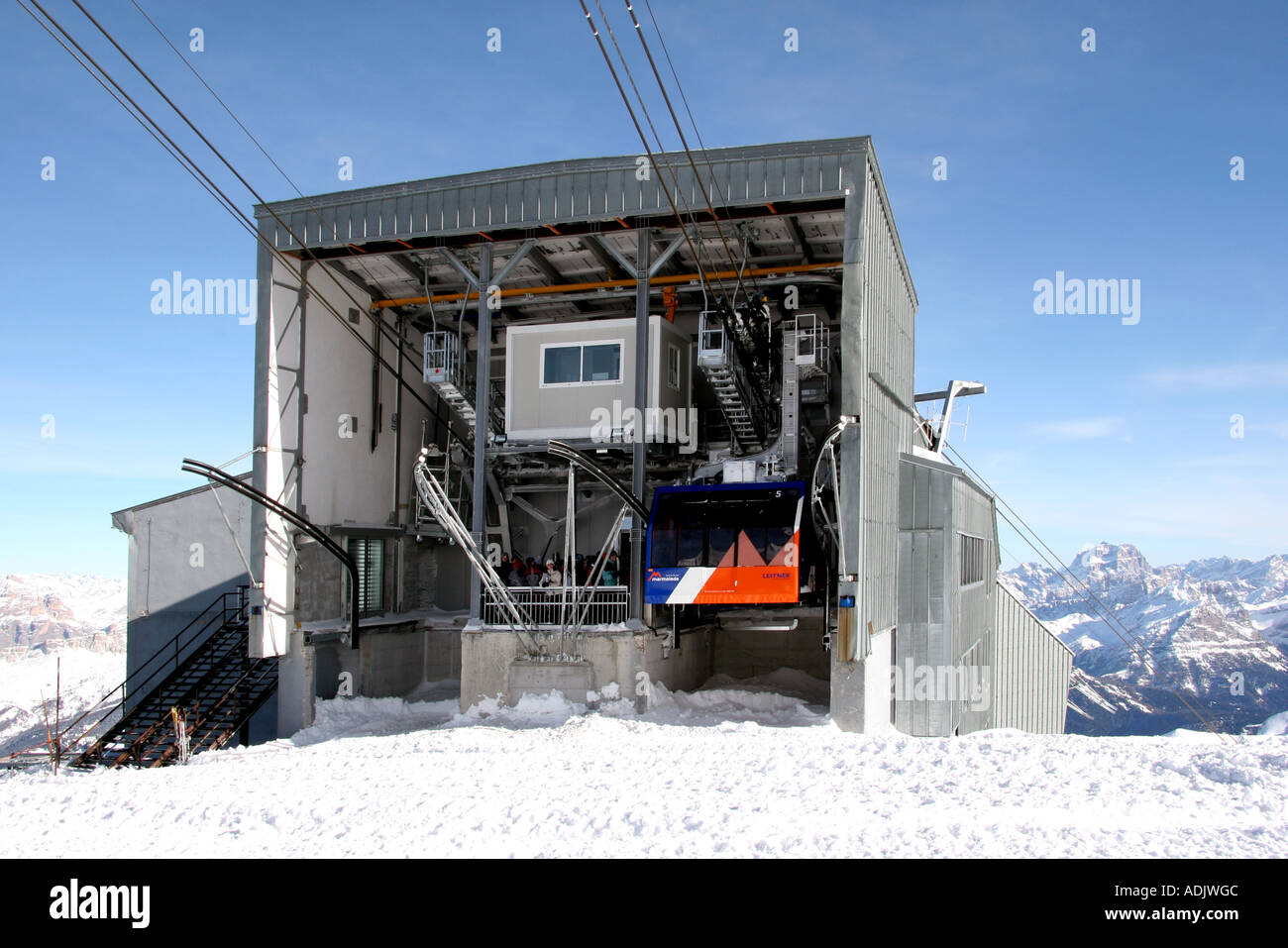 Marmolada seilbahn hi-res stock photography and images - Alamy