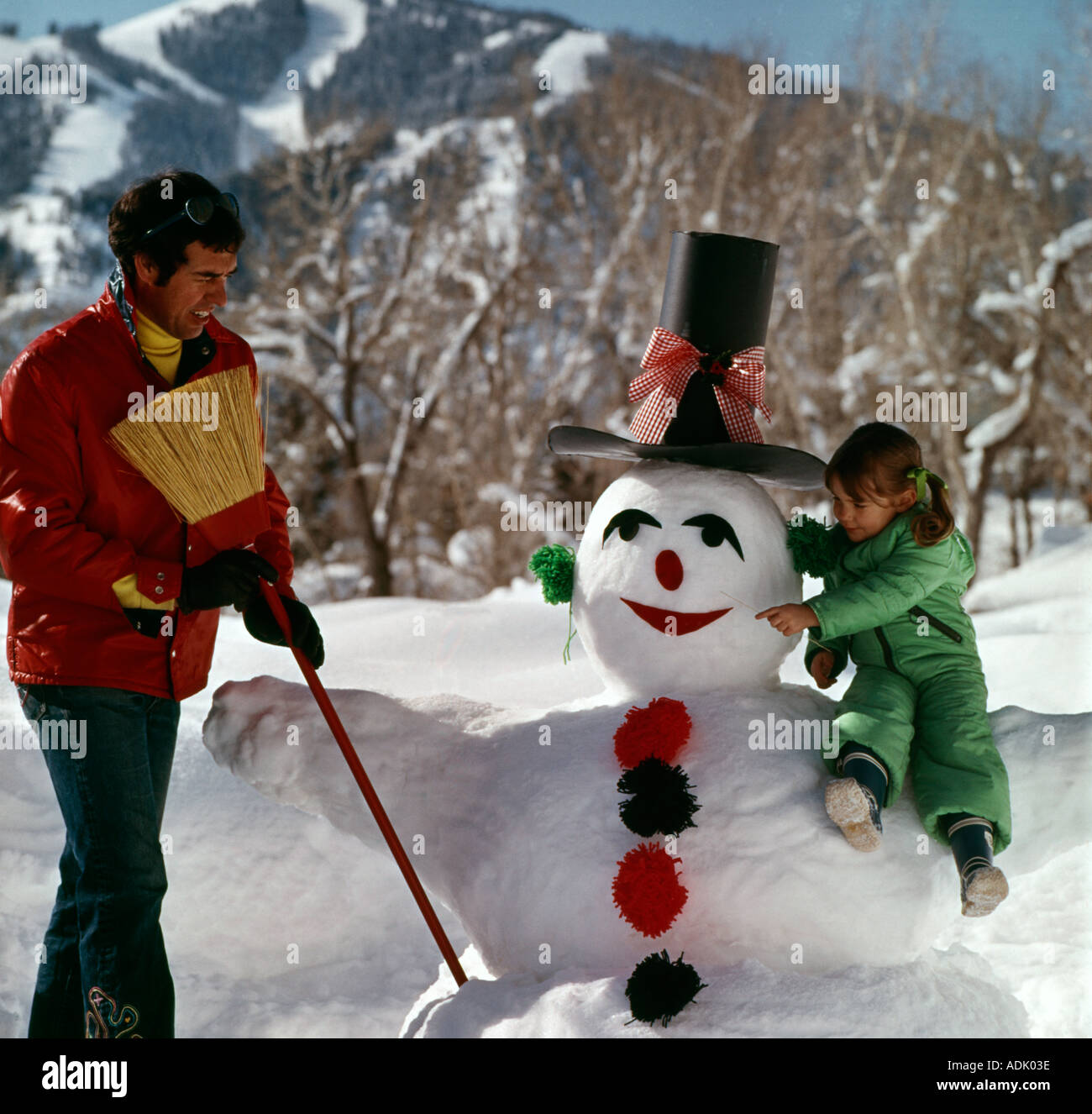 Snowman dad hi-res stock photography and images - Alamy