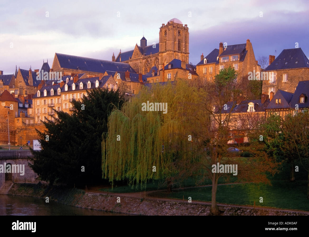 Región de le mans hi-res stock photography and images - Alamy