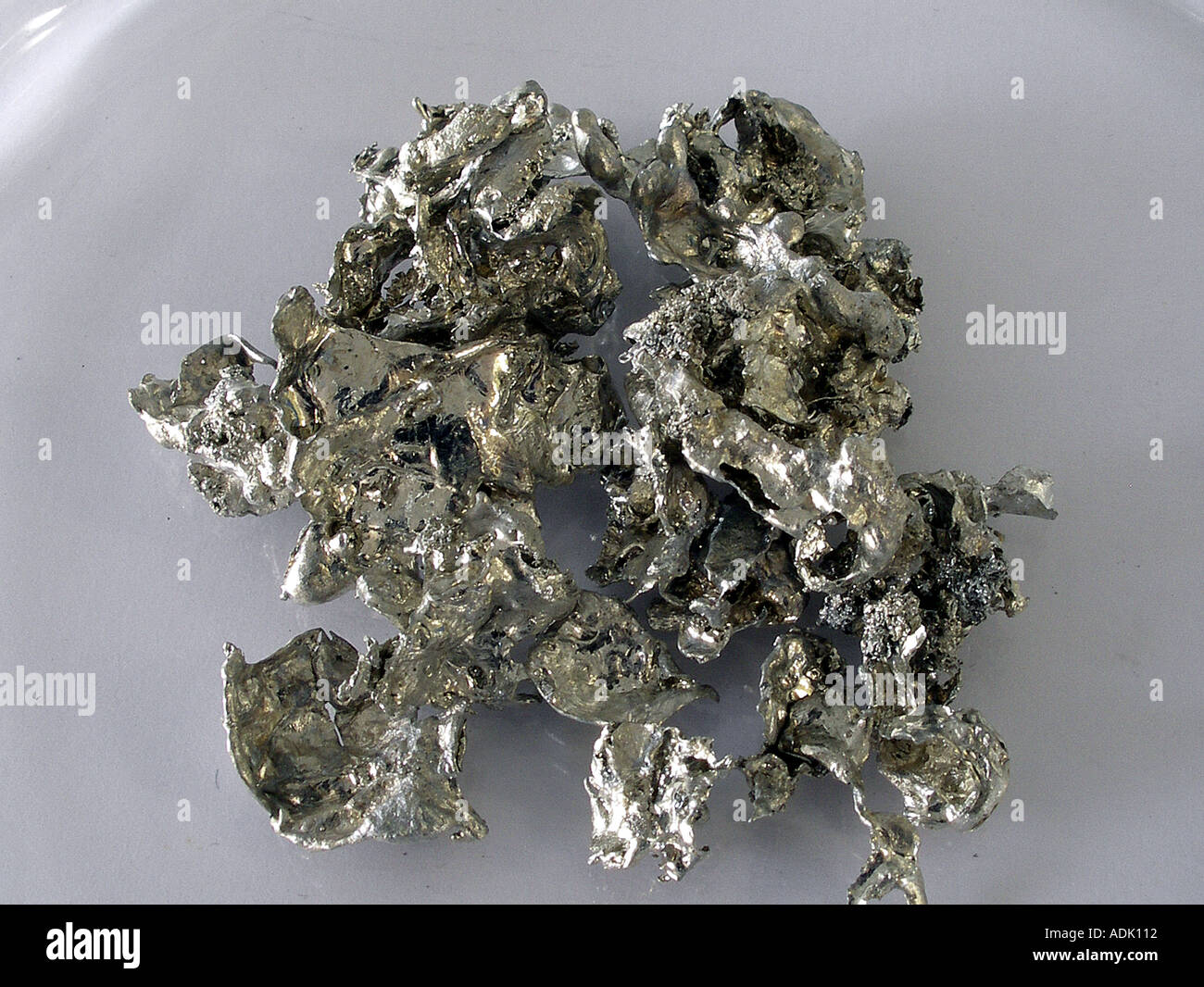 Tin chemistry hi-res stock photography and images - Alamy