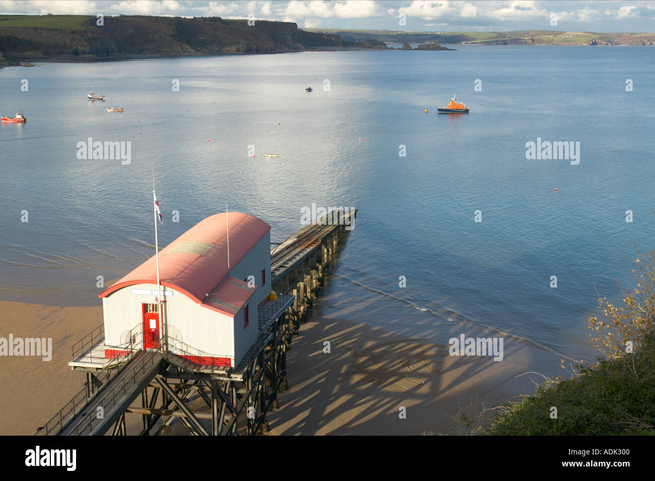 Lifeboat house hi-res stock photography and images - Alamy