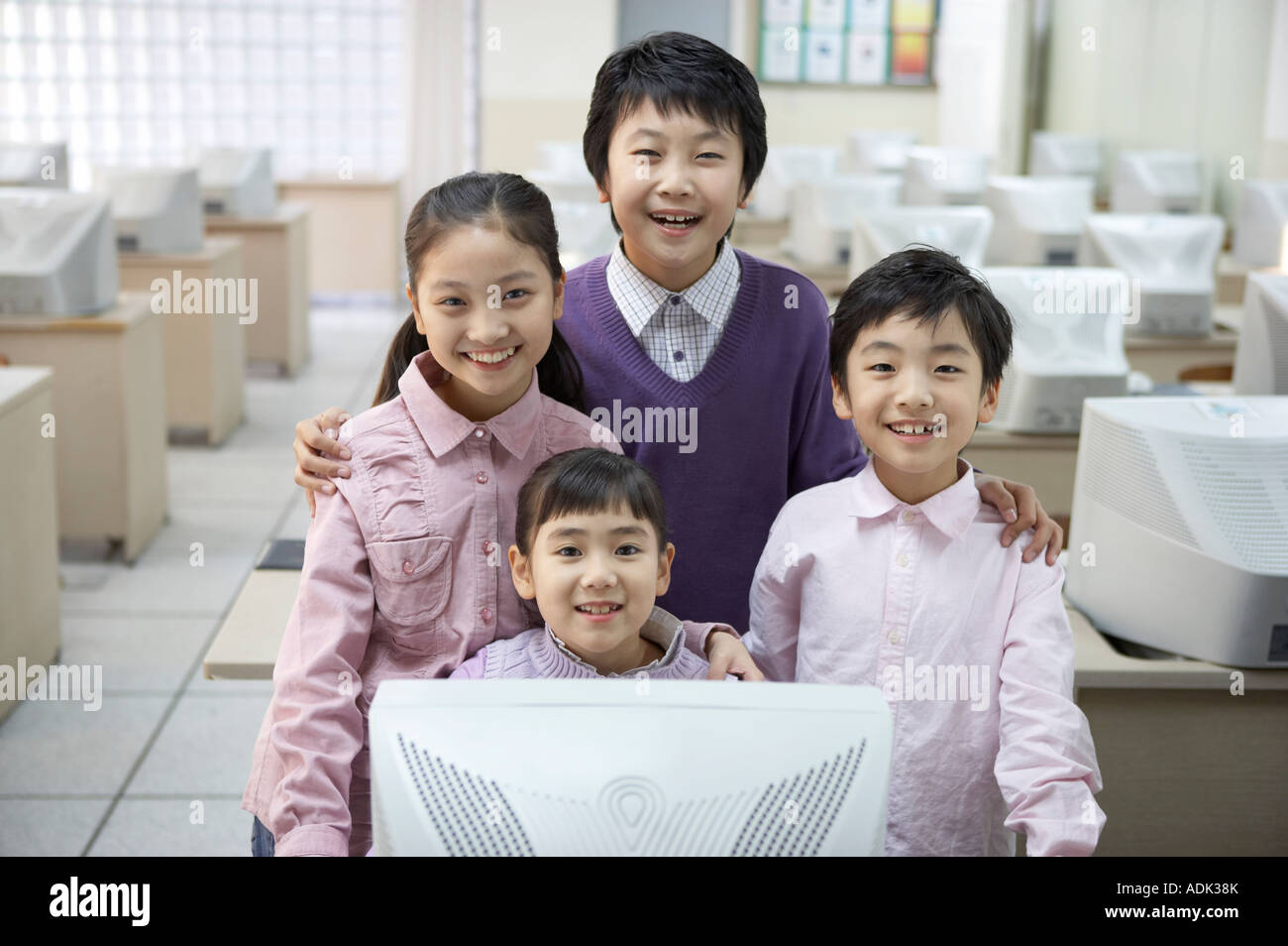 Students in the computer lab Stock Photo - Alamy