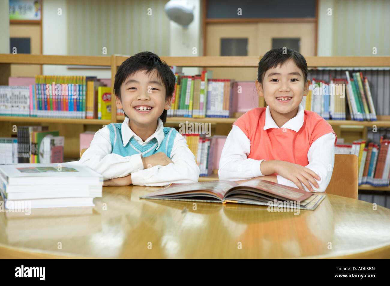 Korean library kids book hi-res stock photography and images - Alamy