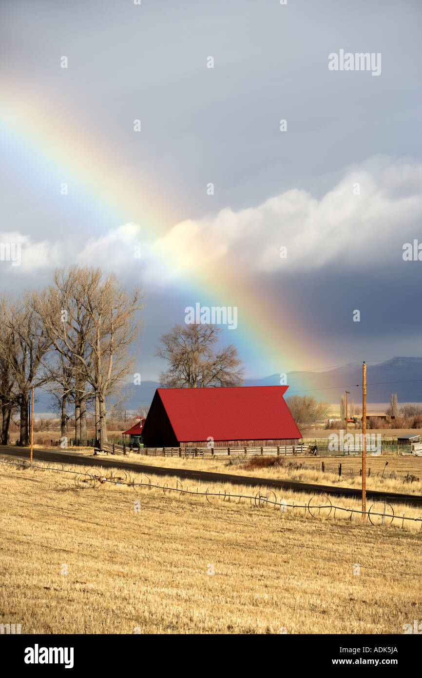 Rainbow over barn hi-res stock photography and images - Alamy