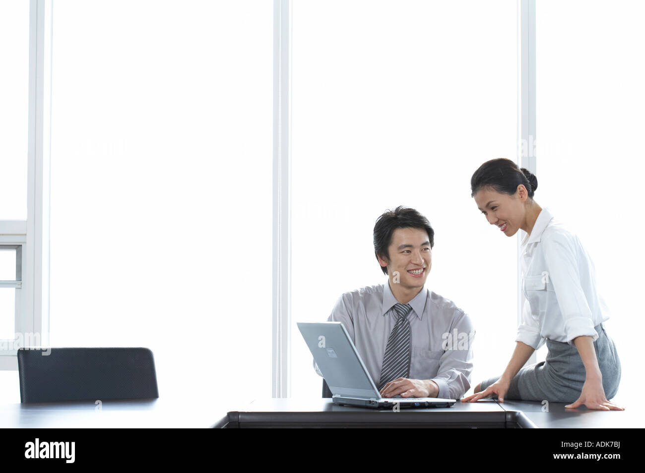 Conversation inside office hi-res stock photography and images - Alamy