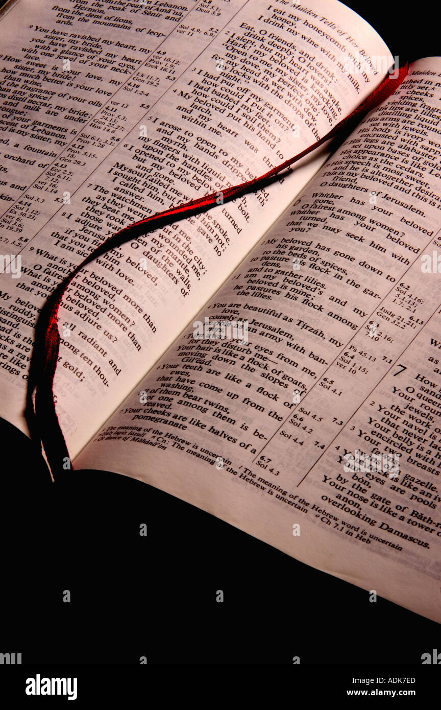The open bible hi-res stock photography and images - Alamy