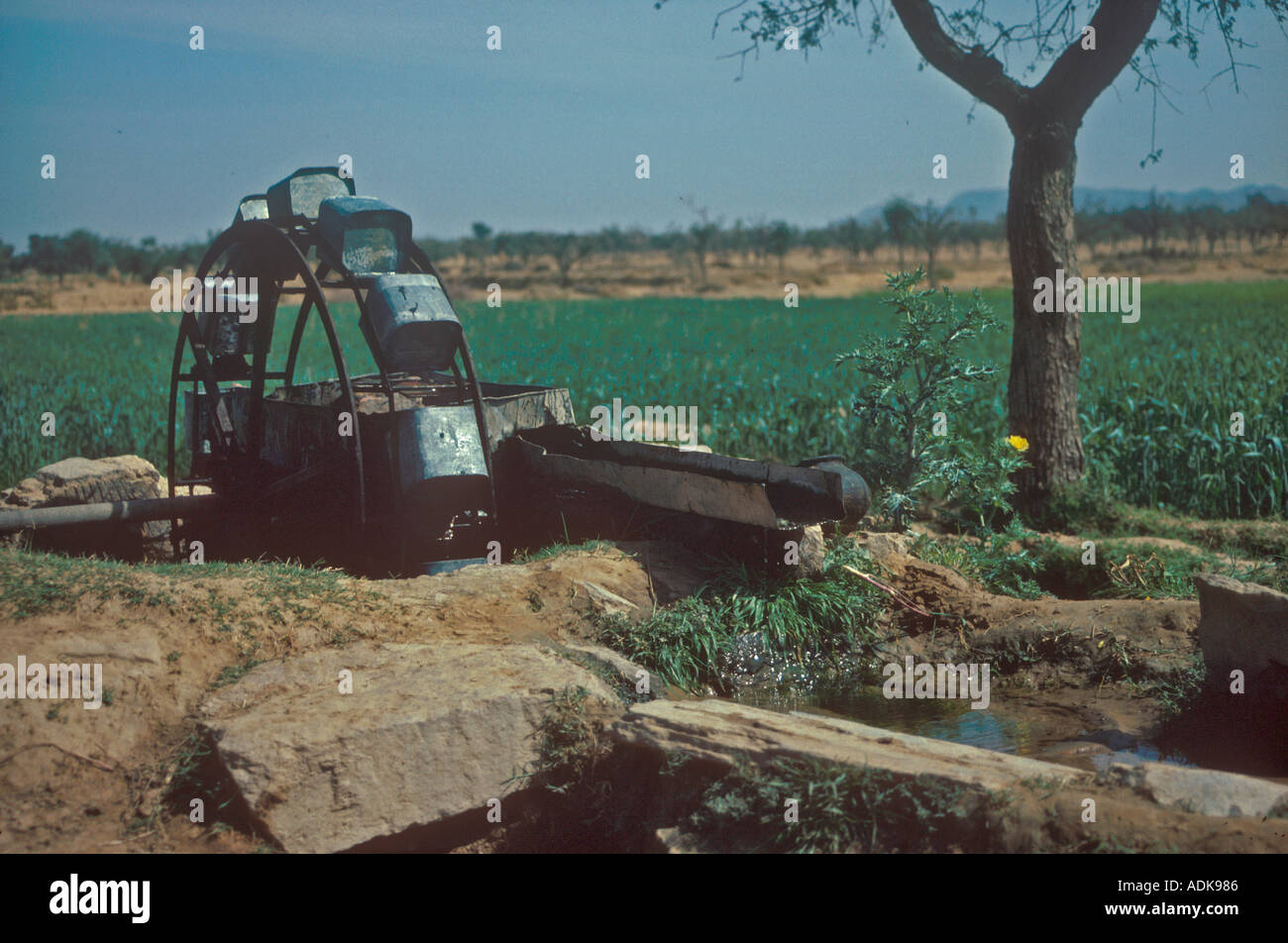 Farming India Irrigation system Nr Agra India S Stock Photo - Alamy