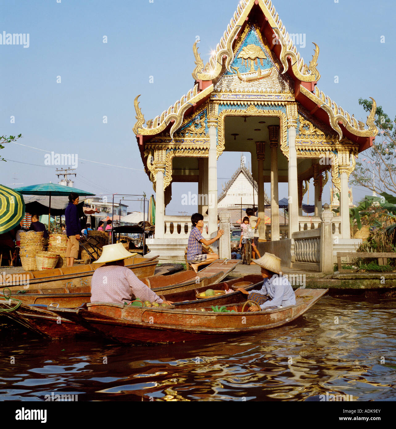 South East Asia a traditional market in Thailand Stock Photo - Alamy