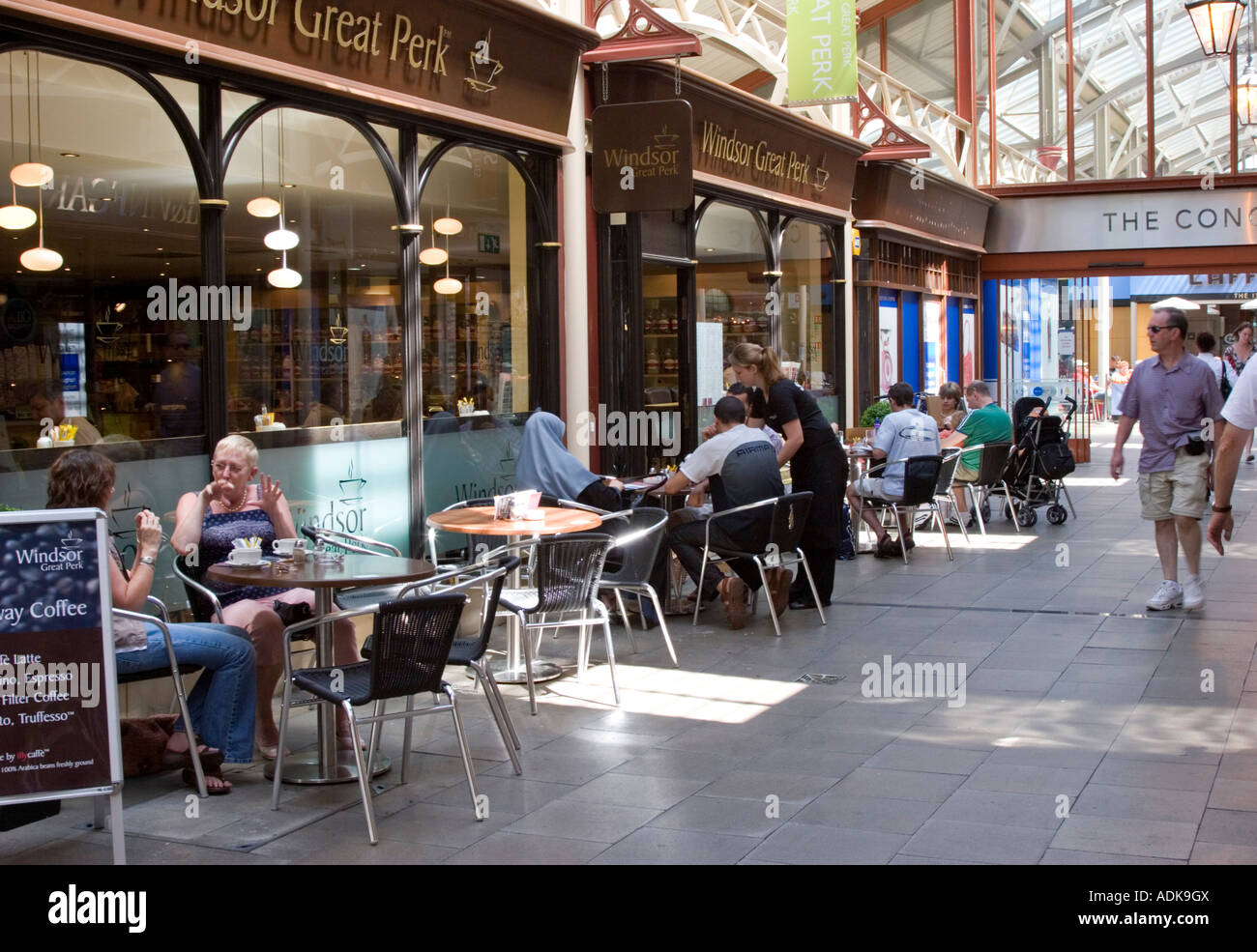 Windsor Royal Shopping Centre Windsor - Berkshire Stock Photo - Alamy
