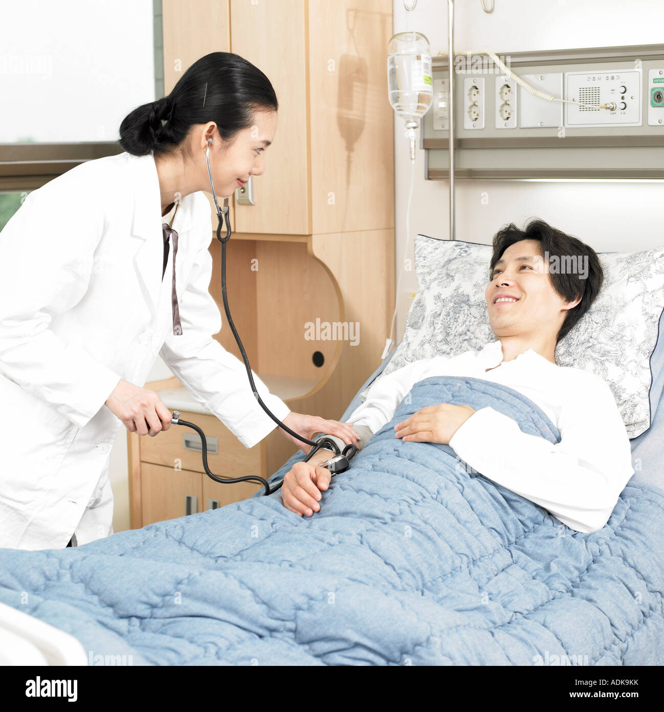 medicine a doctor and a patient Stock Photo - Alamy