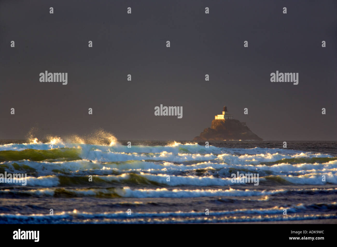 Tillamook rock lighthouse oregon hi-res stock photography and images ...