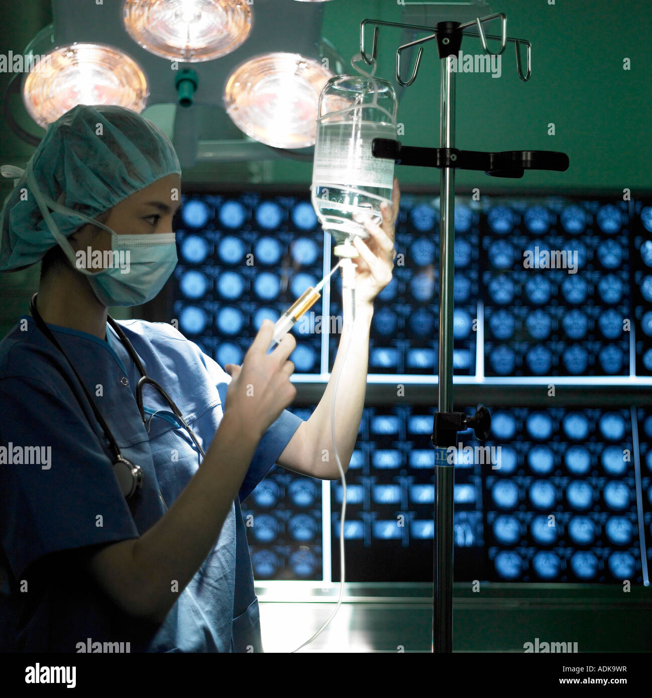 medicine a doctor with Ringer s solution Stock Photo - Alamy