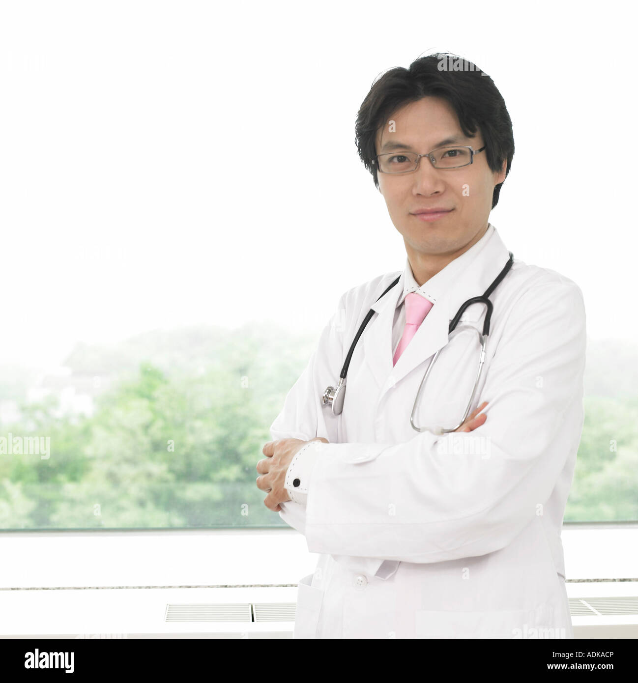 Doctor stethoscope folding arms hi-res stock photography and images - Alamy