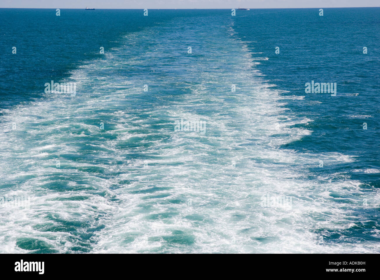English channel ships hi-res stock photography and images - Alamy