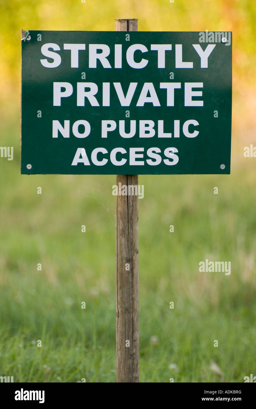 Private sign public hi-res stock photography and images - Alamy