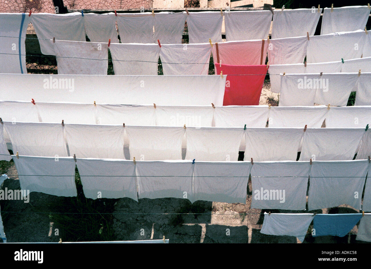 linen and towels on washing line Stock Photo - Alamy