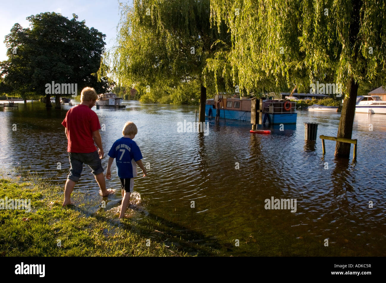 Henley on Thames summer 2007 floods Stock Photo - Alamy