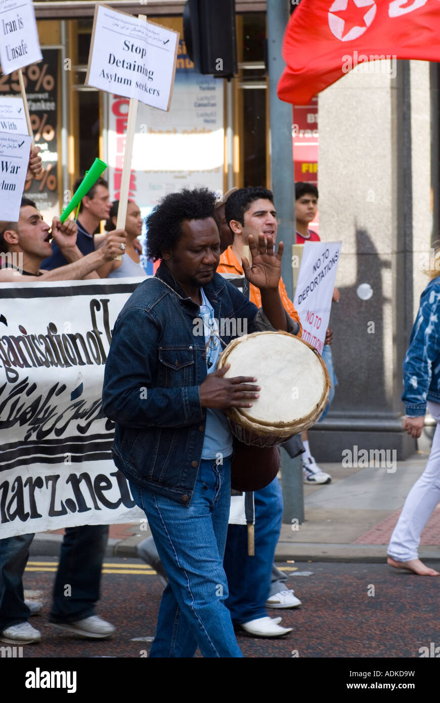 Marching photos hi-res stock photography and images - Alamy