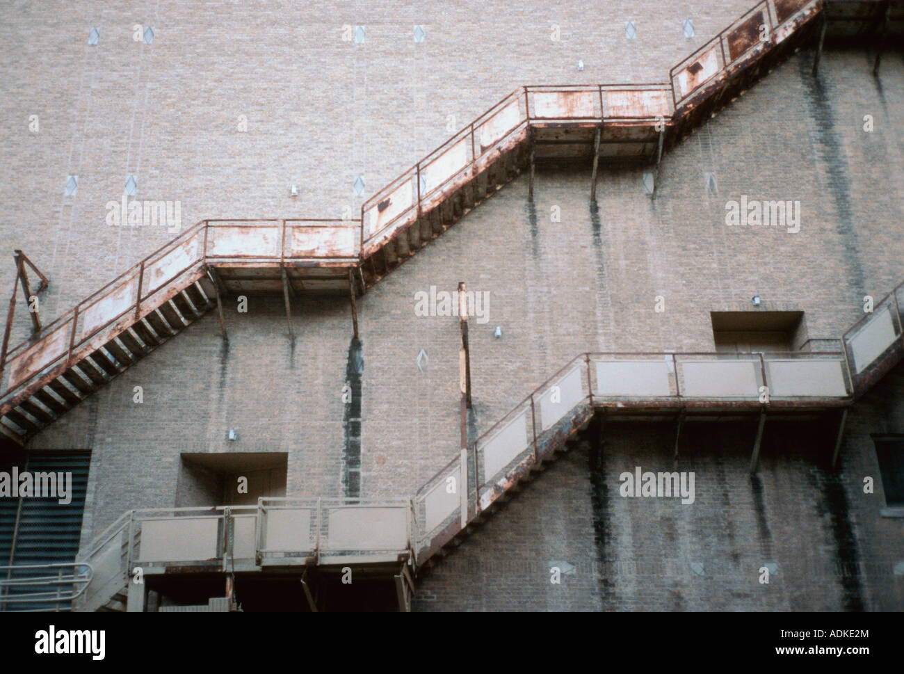 Parallel wall hi-res stock photography and images - Alamy