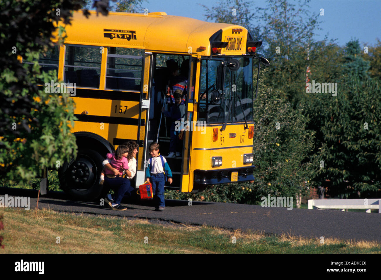 Children Getting Off School Bus Stock Photos & Children Getting Off ...