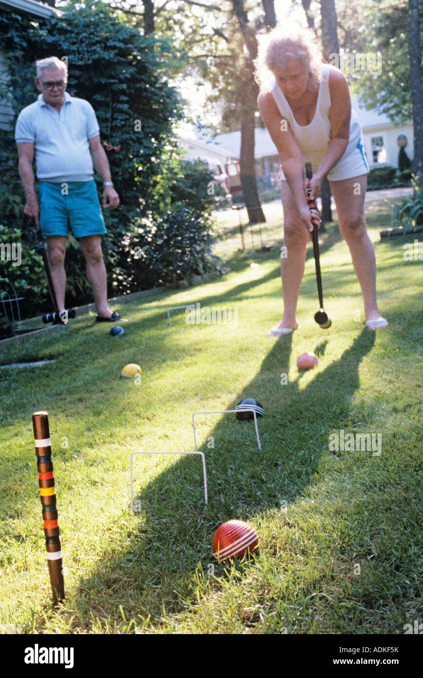 Seniors playing croquet hi-res stock photography and images - Alamy
