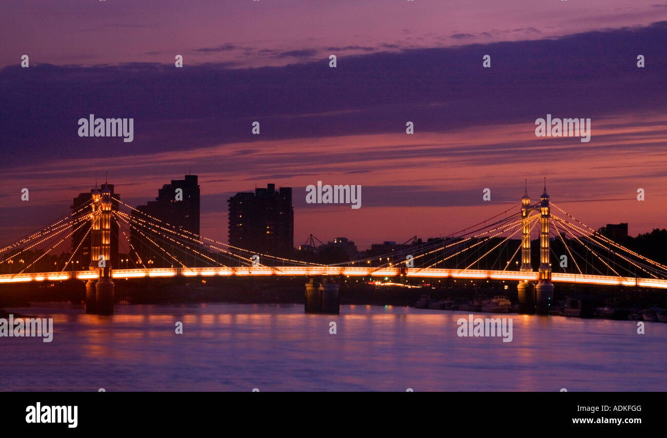 albert bridge (sunset Stock Photo - Alamy