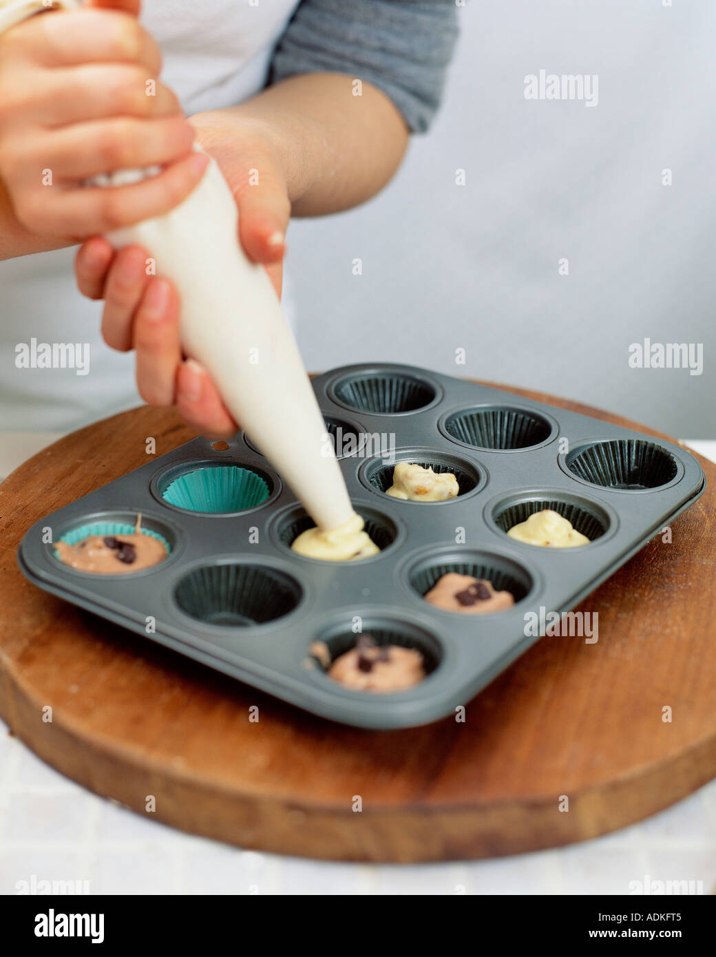 bread muffin making Stock Photo - Alamy