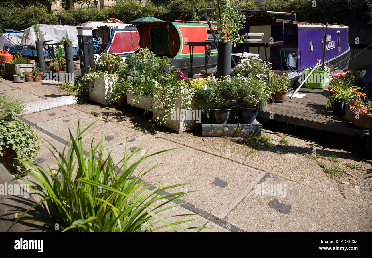 flowers boxes for canal boats Stock Photo - Alamy