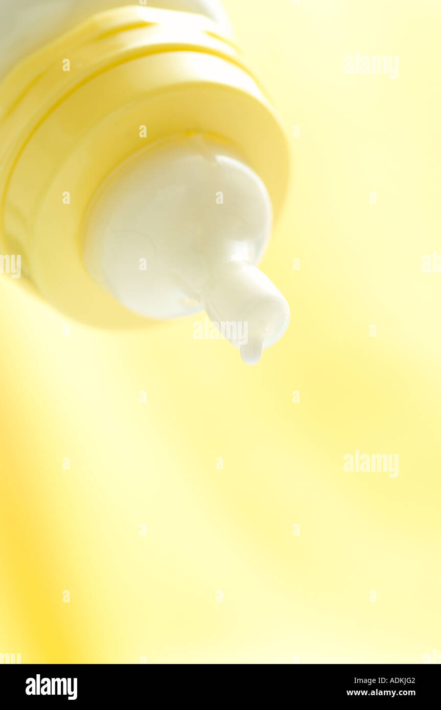 Dropping supplies hi-res stock photography and images - Alamy