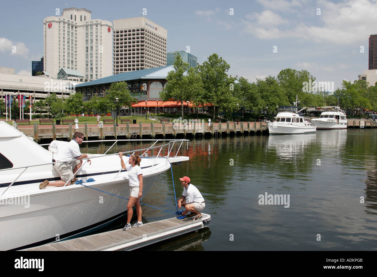 Norfolk virginia skyline hi-res stock photography and images - Alamy