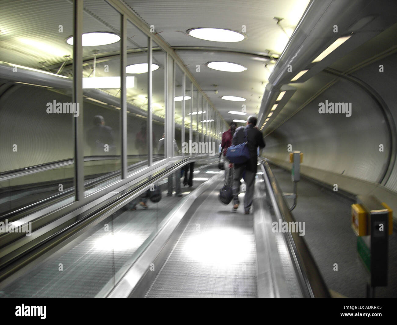 airport passengers on travelator Stock Photo - Alamy