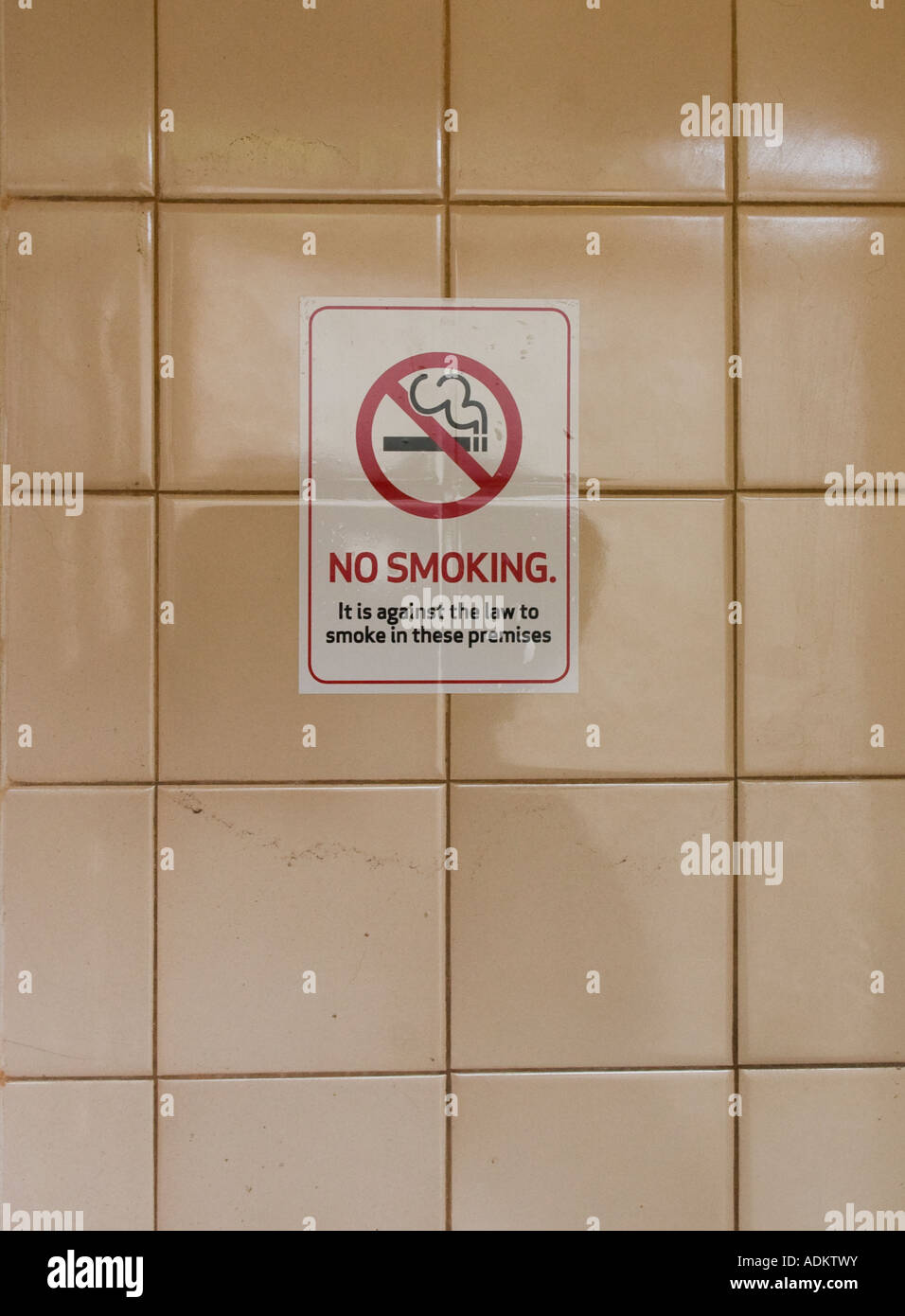 Smoking ban in england hi-res stock photography and images - Alamy