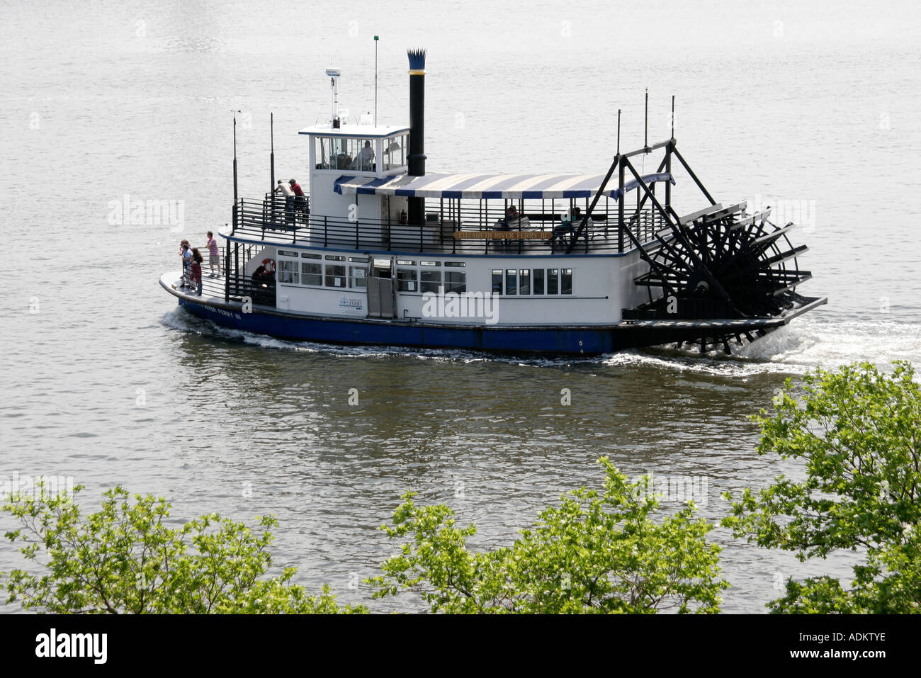 Elizabeth River Ferry High Resolution Stock Photography and Images - Alamy