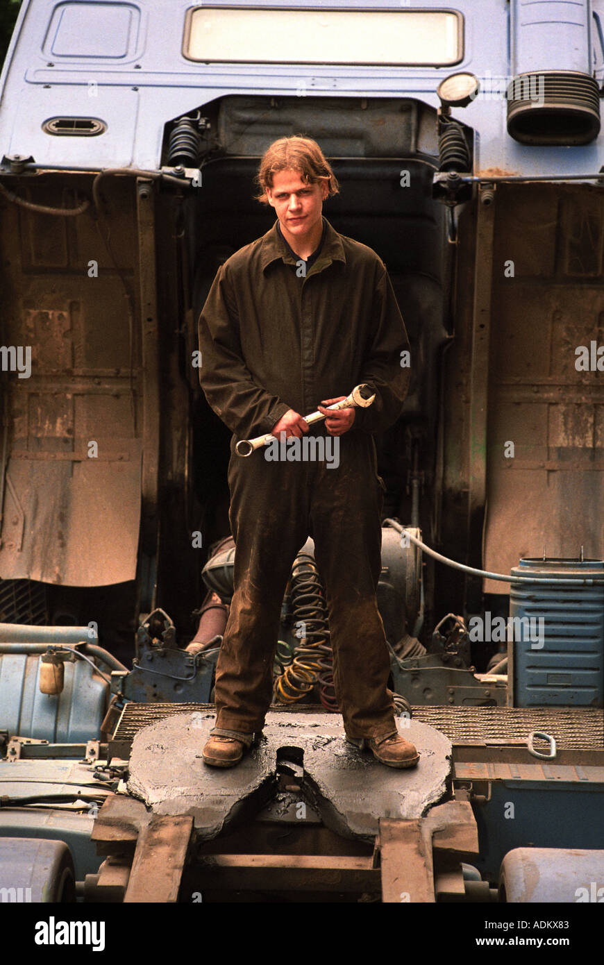 Lorry mechanic hi-res stock photography and images - Alamy