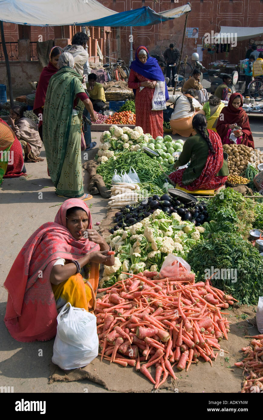 One of the many colourful markets in Jaipur Stock Photo - Alamy
