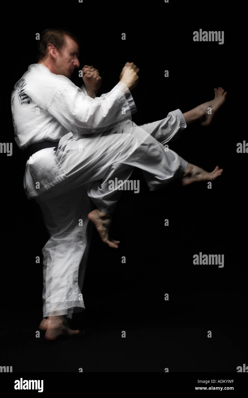 Karate front kick hi-res stock photography and images - Alamy